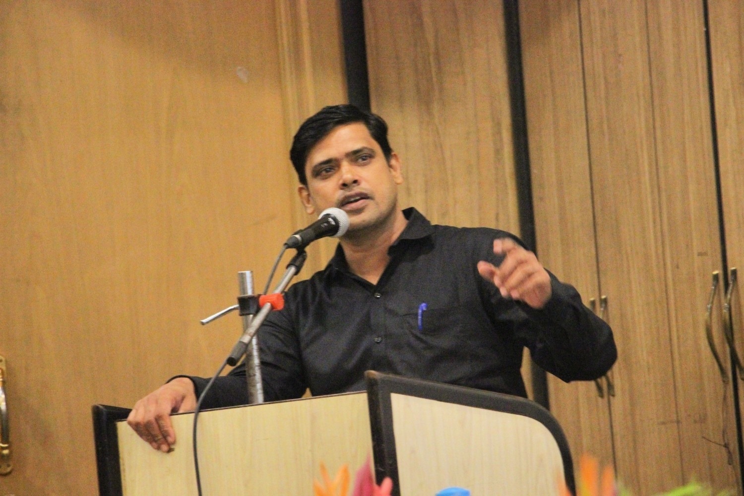 Dr. Arvind R. Singh - Guru Nanak Khalsa College